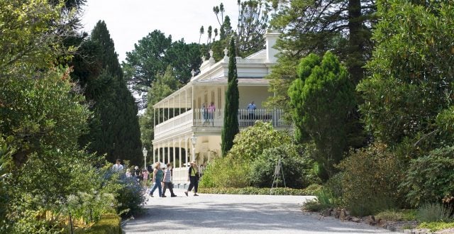 The History of Como House – National Trust
