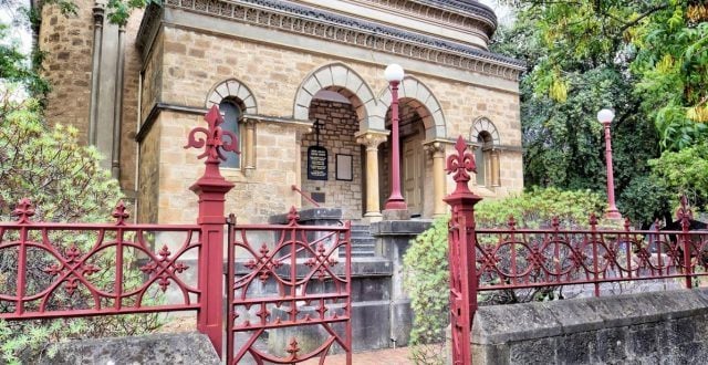 Stangate House and Garden – National Trust