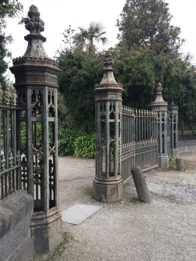Como Avenue Gates Restoration, Como – National Trust
